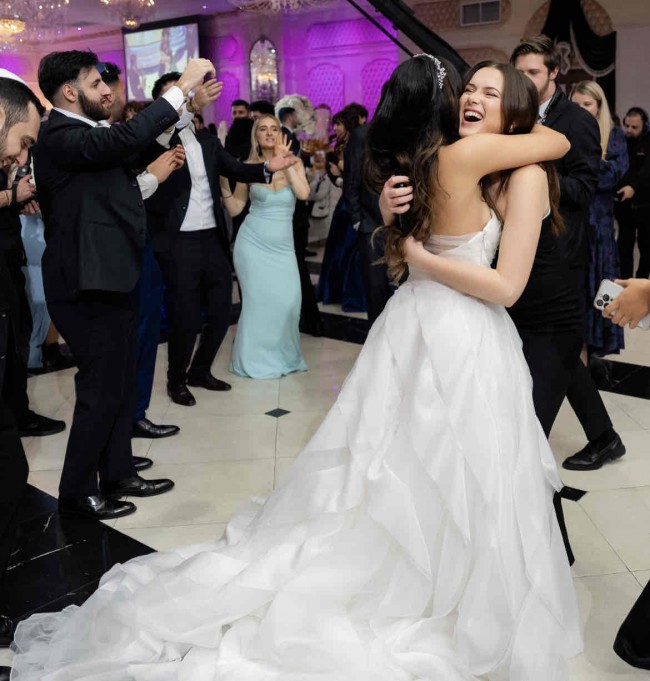 Vera Wang, Yvette Wedding Dress Save 75% - Stillwhite