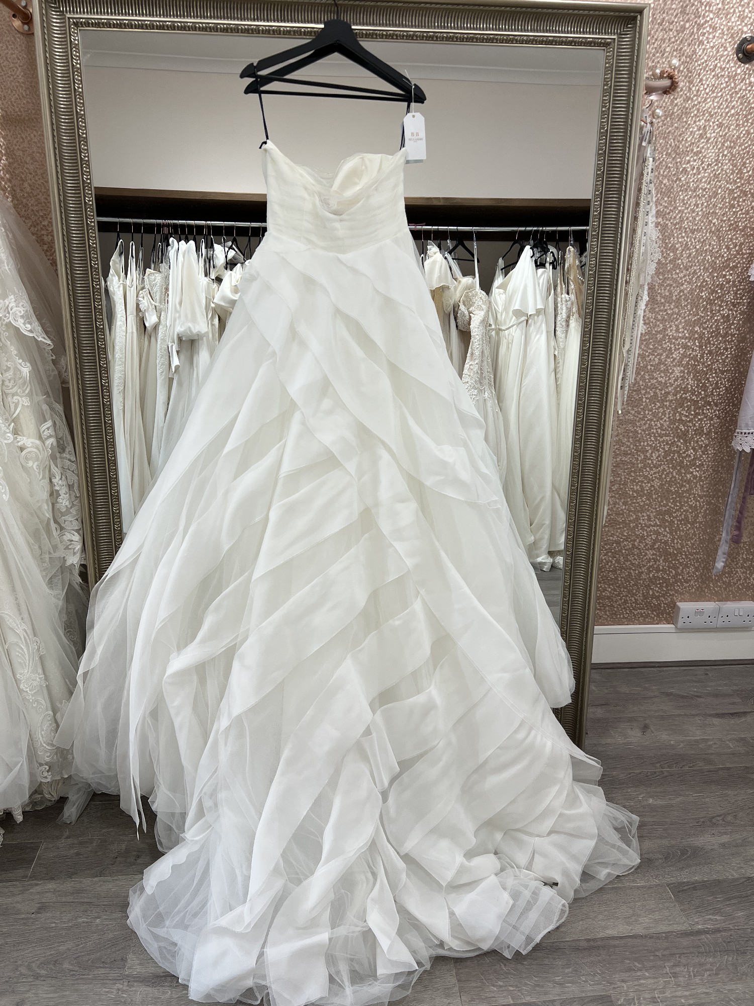 Vera Wang Yvette Sample Wedding Dress Save 64% - Stillwhite