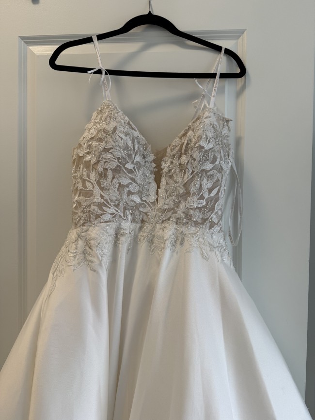 Allure Romance Sample Wedding Dress Save 51% - Stillwhite