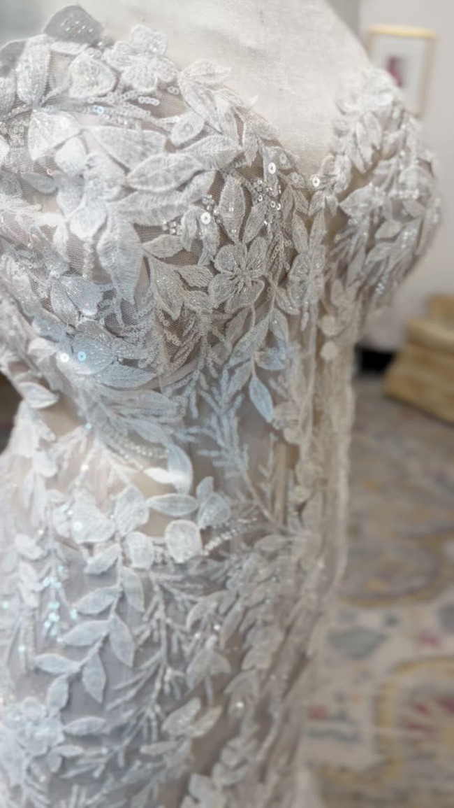 Allure Bridals, 9960 Sample Wedding Dress Save 85% - Stillwhite