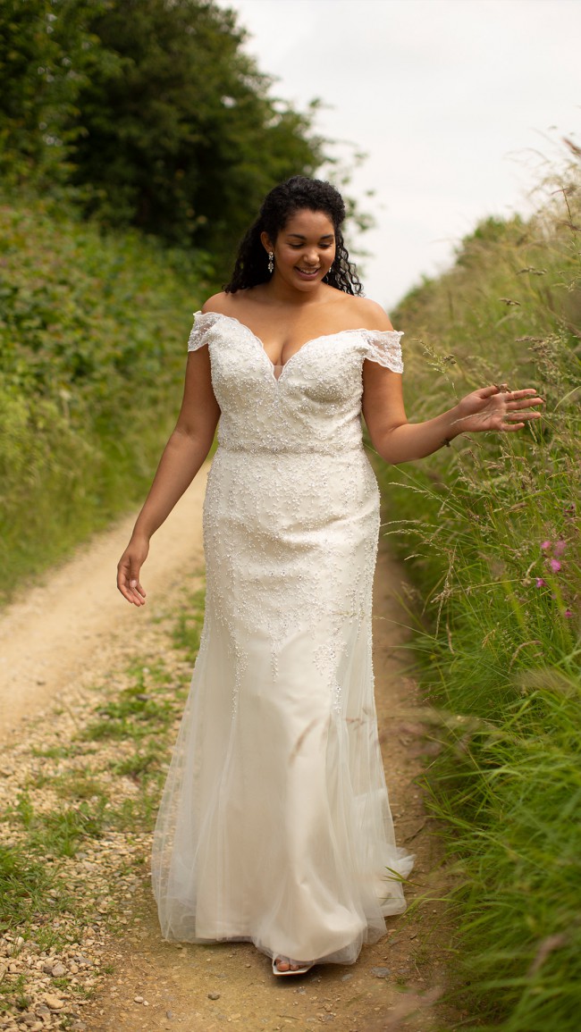True Bride Sample Wedding Dress Save 56% - Stillwhite