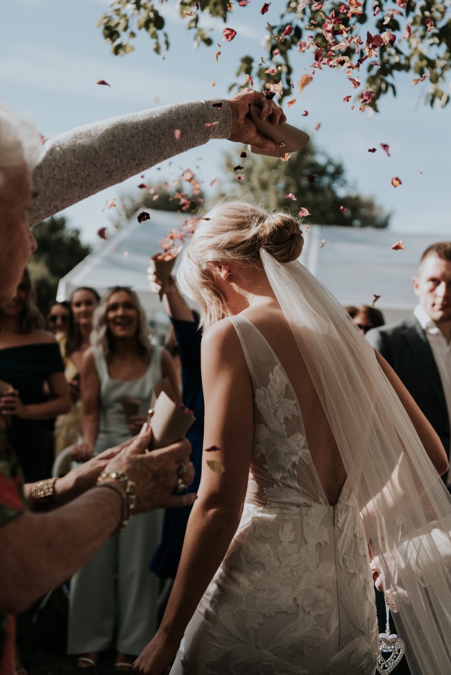 Mariana Hardwick The Lily gown Used Wedding Dress Save 72% - Stillwhite