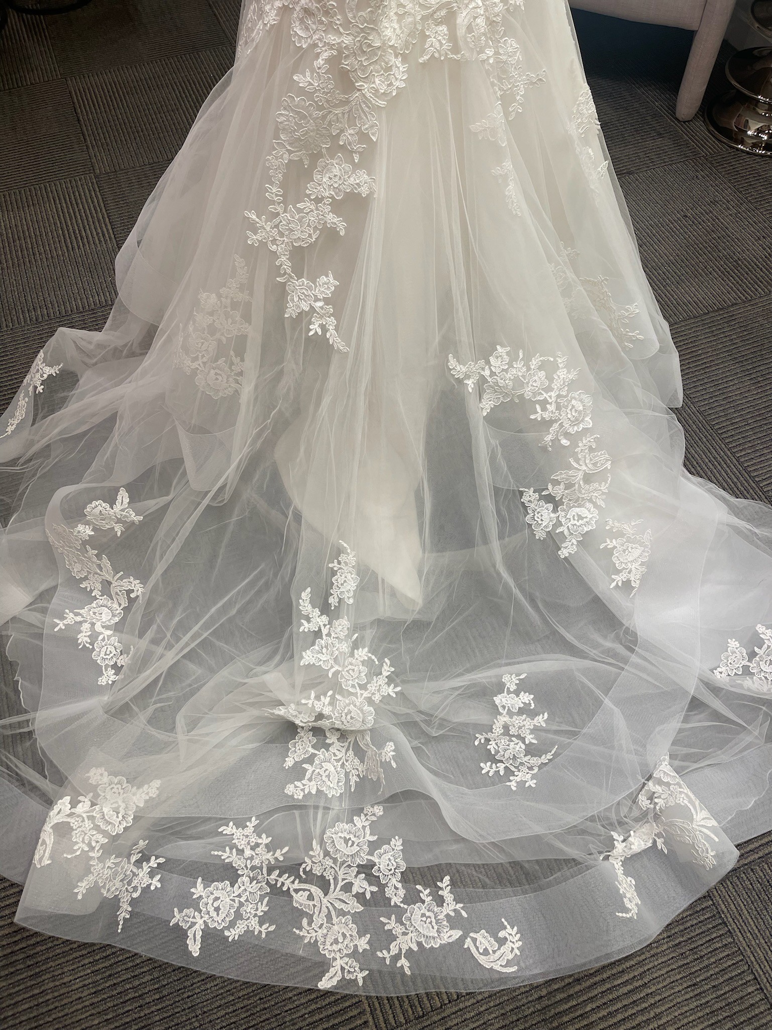 Enzoani Kandace Sample Wedding Dress Save 43% - Stillwhite