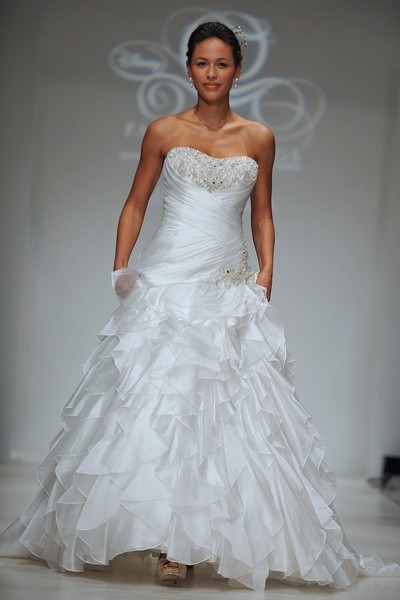 Alfred Angelo Disney Jasmine 215 Sample Wedding Dress Save 38% - Stillwhite