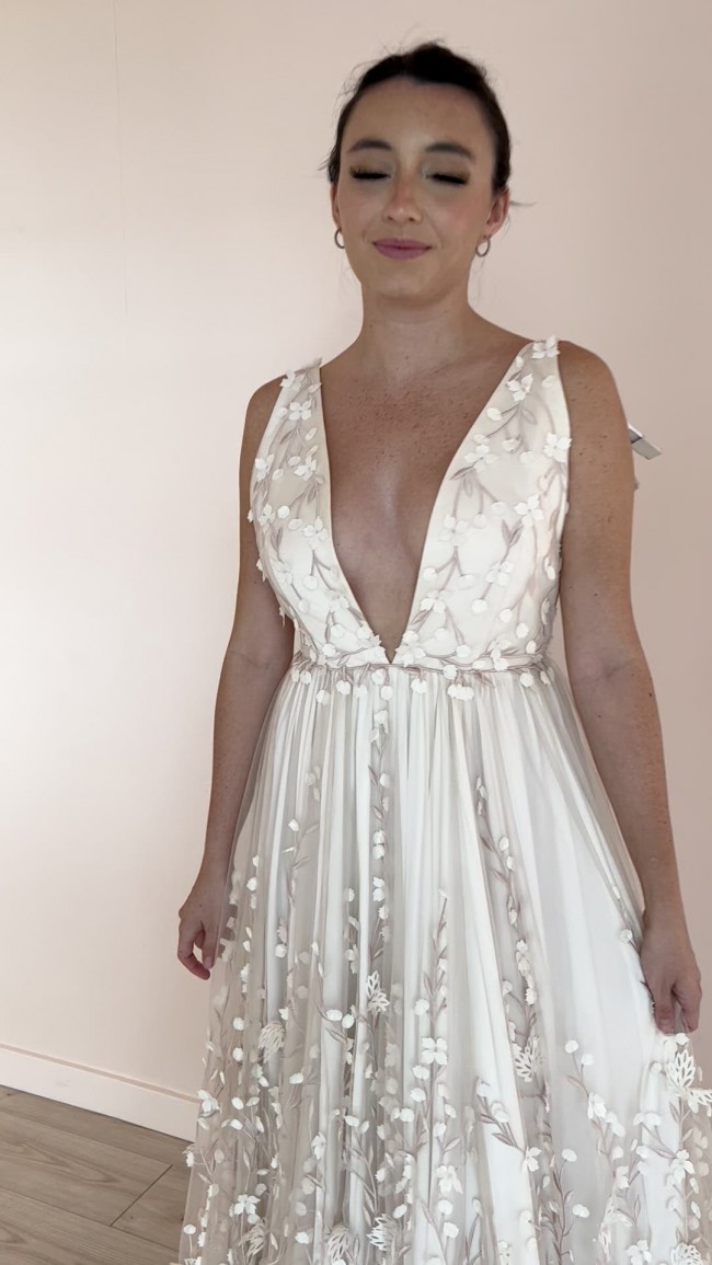 Alexandra Grecco Iris Wedding Dress Save 15% - Stillwhite