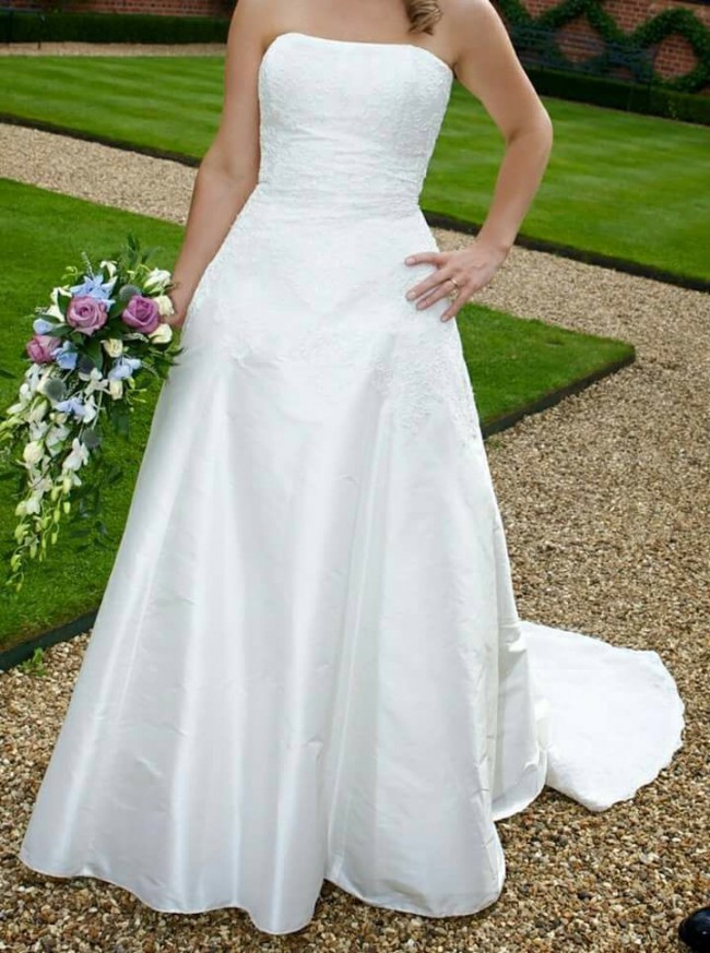 Forget-me-not Wedding Dress Save 75% - Stillwhite