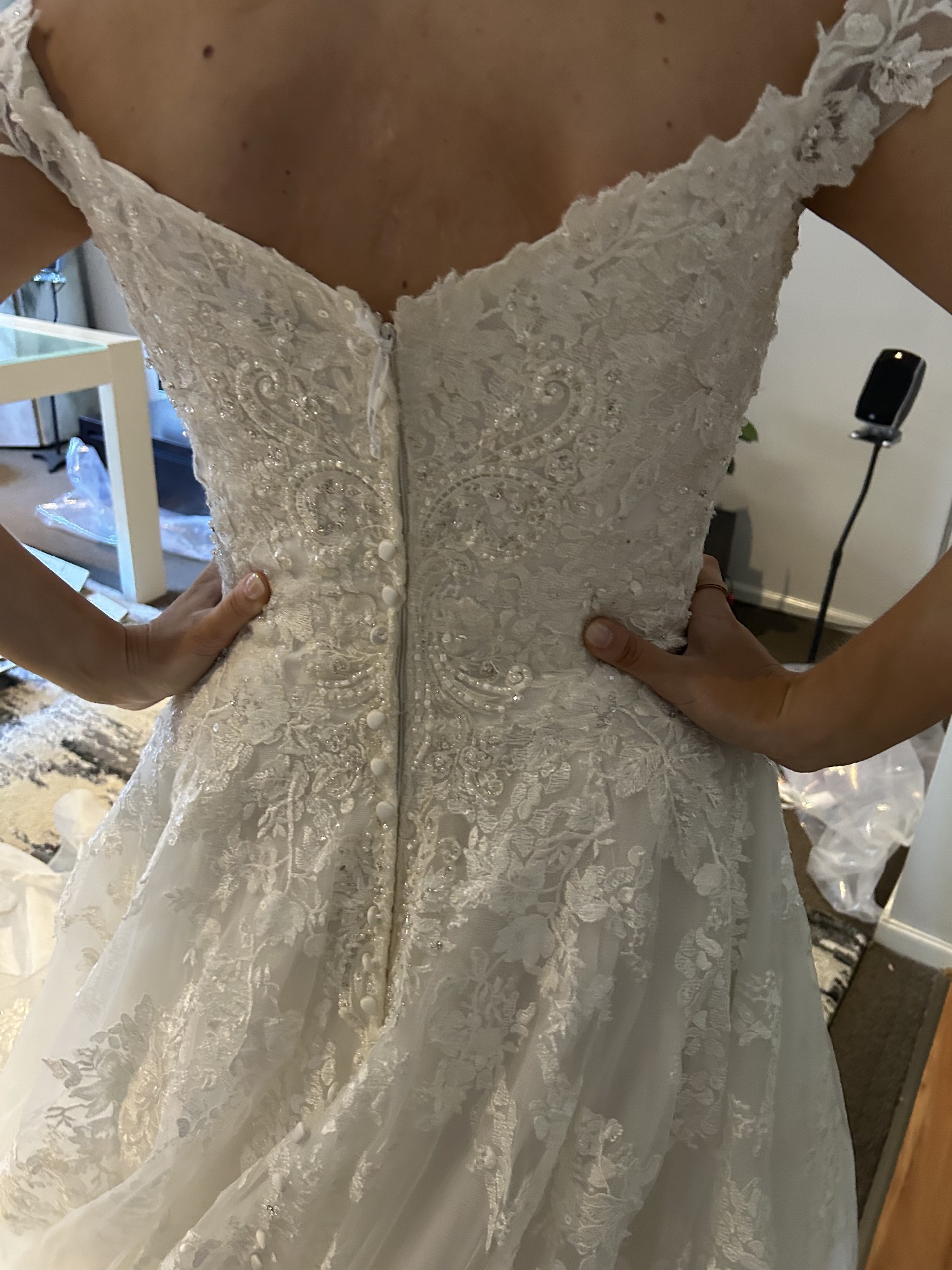 Allure Bridals, 9681 Sample Wedding Dress Save 79% - Stillwhite