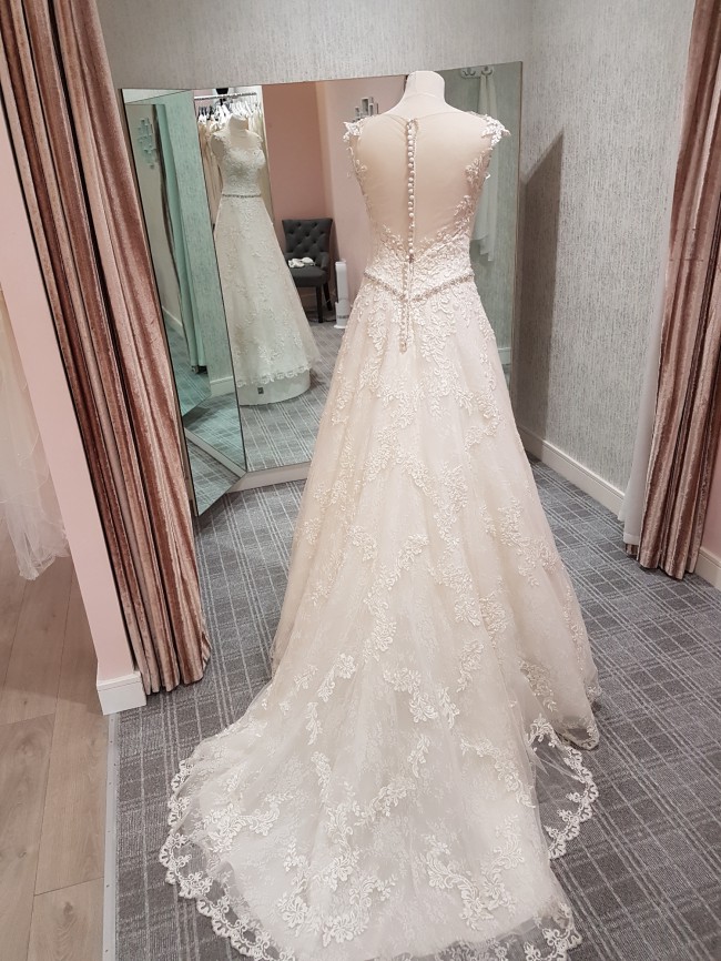 Rosa Clara Calix Sample Wedding Dress - Stillwhite