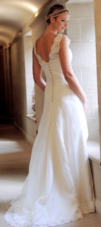 Vintage Second Hand Wedding Dress Save 50% - Stillwhite