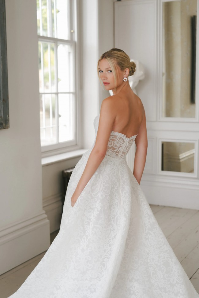 La Premiere Bridal, Anna New Wedding Dress Save 6% - Stillwhite