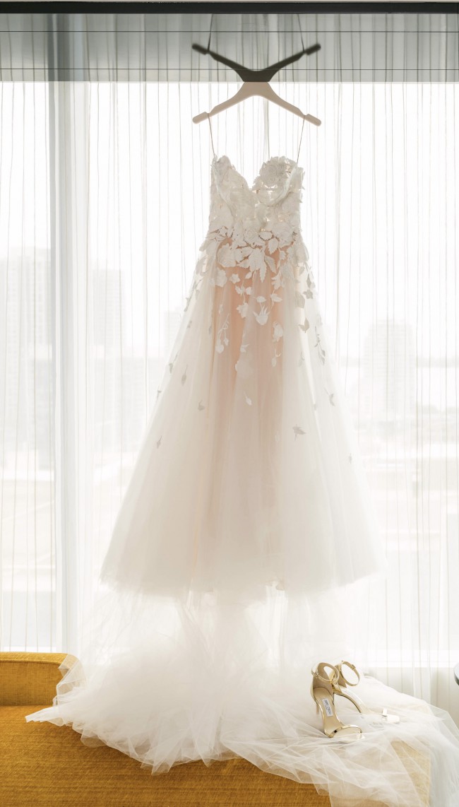 Oscar de la Renta, F20 asymmetric tulle gown Wedding Dress Save 45% ...