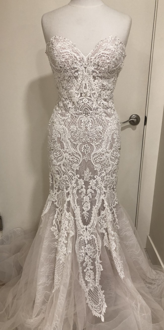Allure Bridals 9601 Sample Wedding Dress Save 55% - Stillwhite