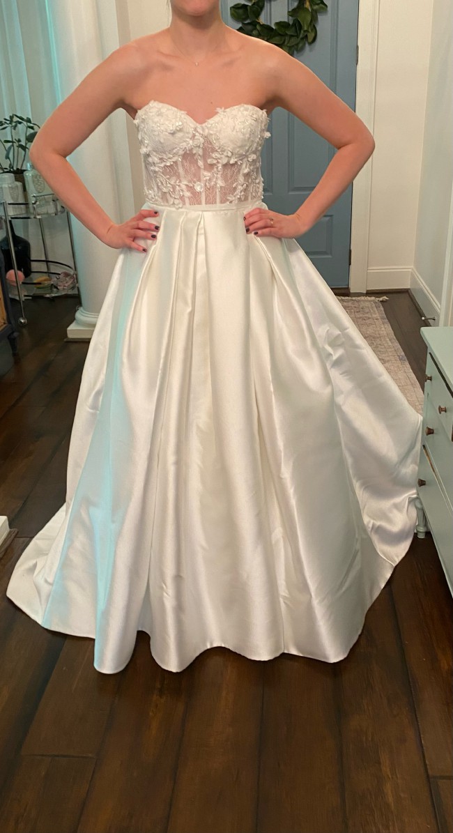 Allison Webb Hadley Full Length A-Line Gown Sample Wedding Dress Save ...