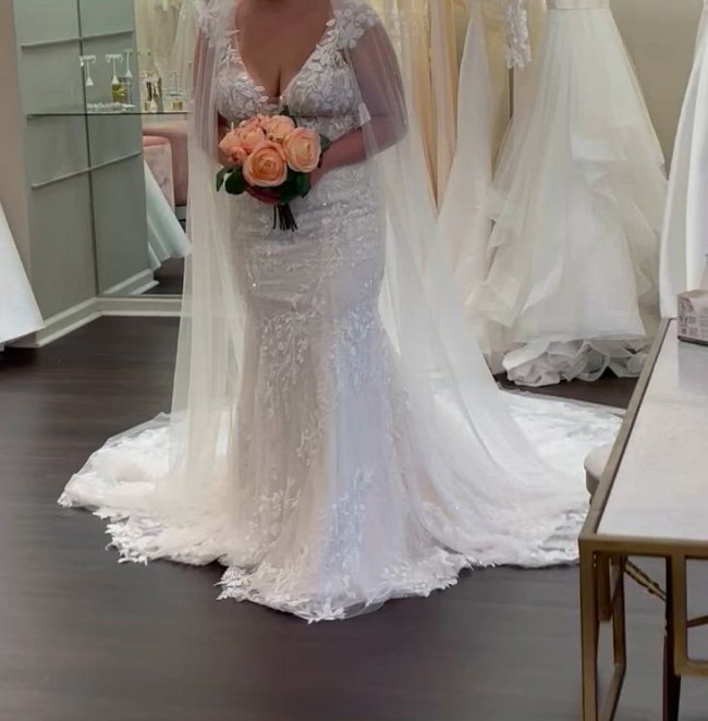Justin Alexander New Wedding Dress Save 25% - Stillwhite
