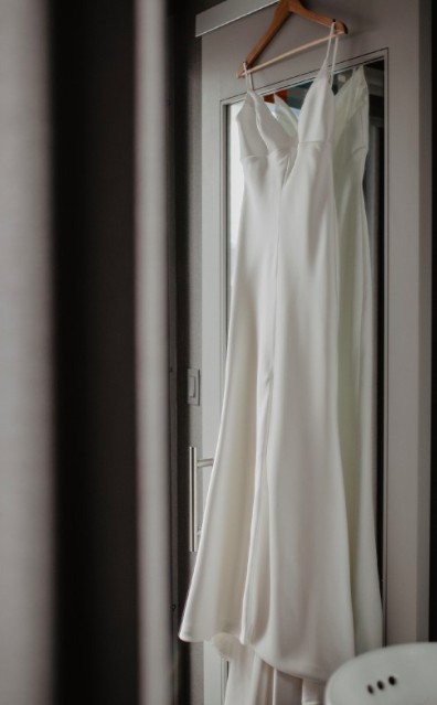 Karen Willis Holmes Emelia Used Wedding Dress Save 33% - Stillwhite