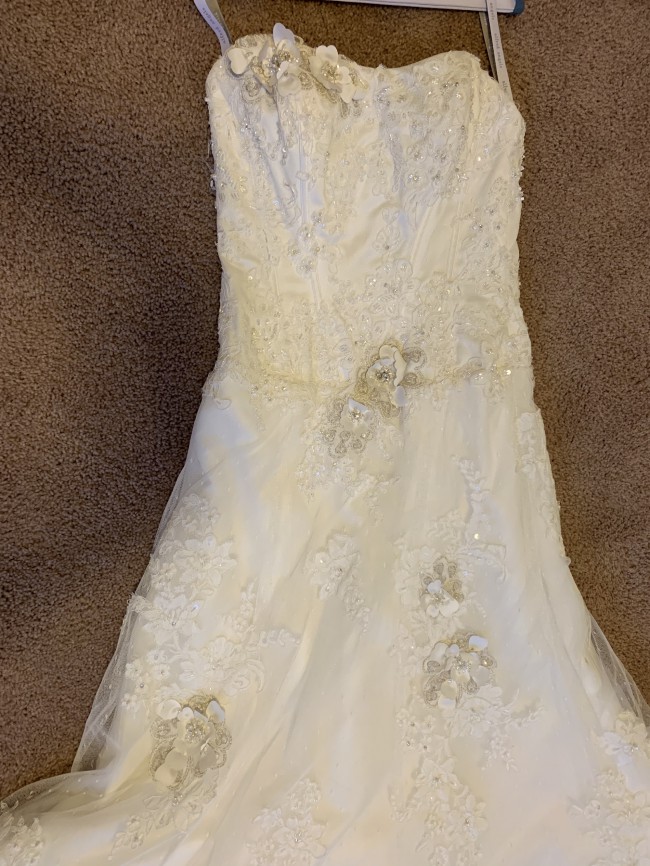 Alfred Angelo Sapphire collection Used Wedding Dress Save 60% - Stillwhite