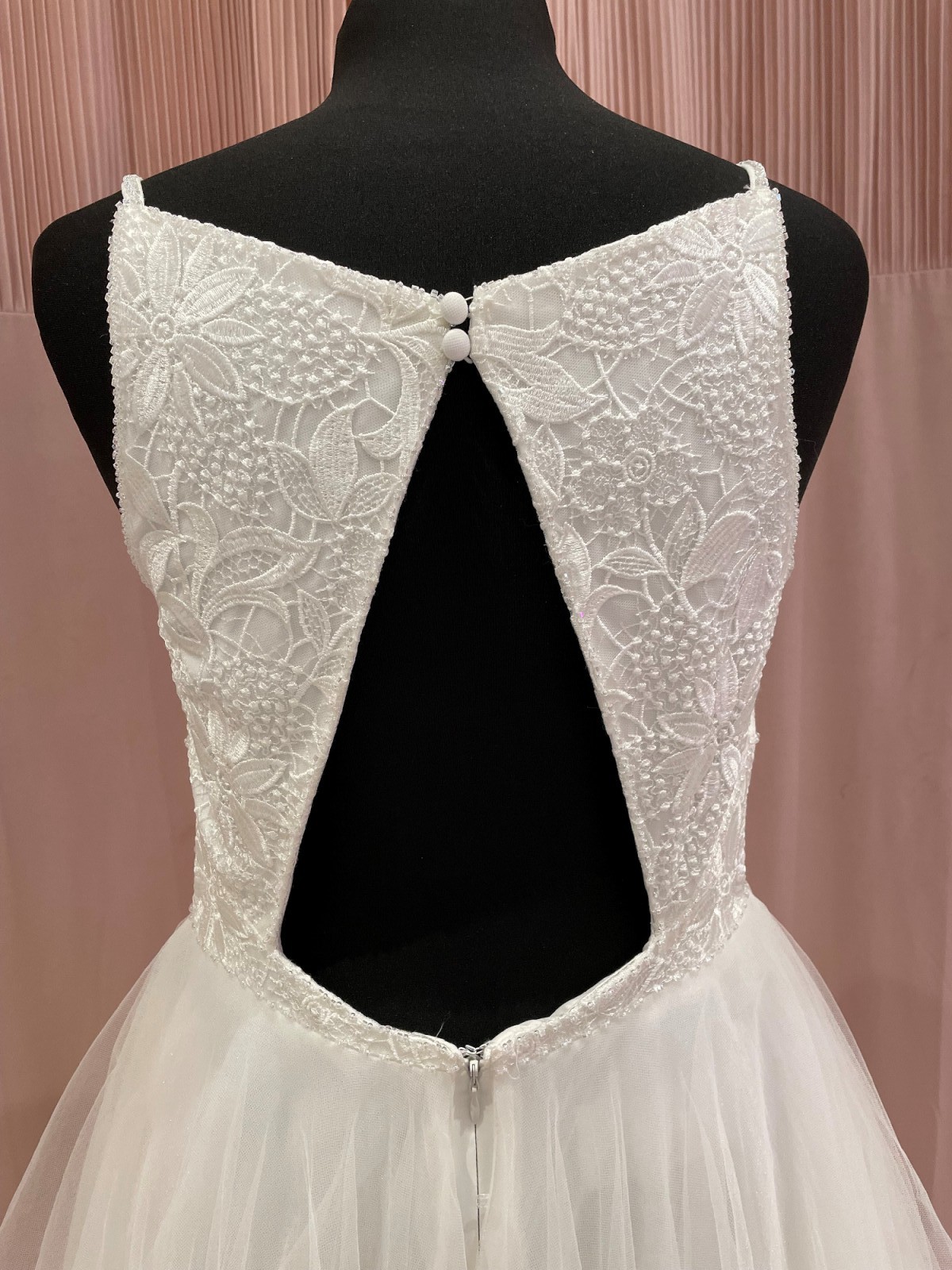 White One Ravyn Sample Wedding Dress Save 90% - Stillwhite
