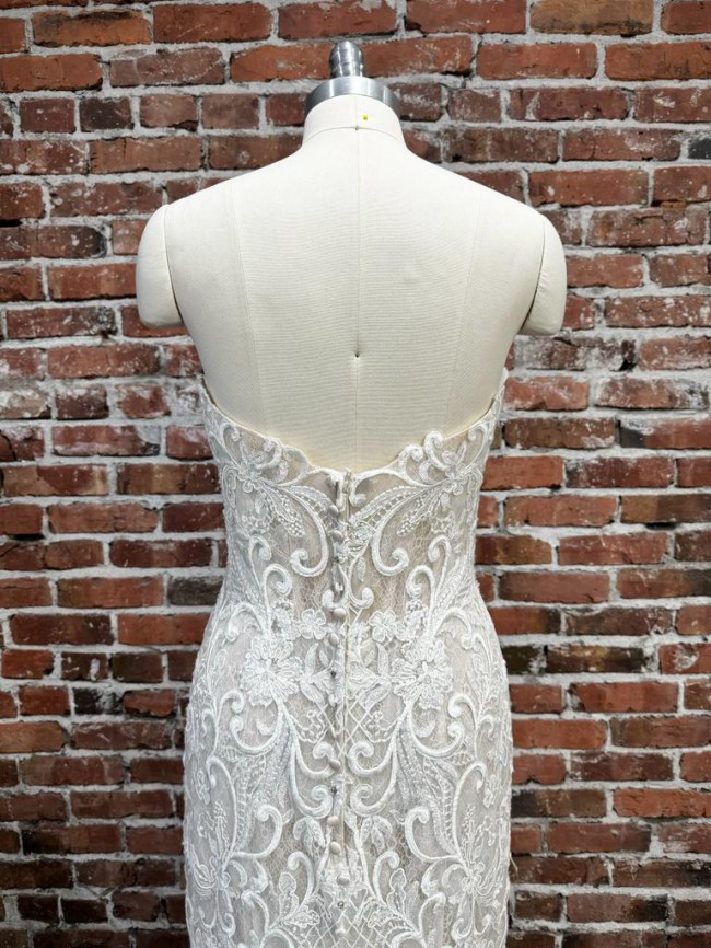 Allure Bridals Sample Wedding Dress - Stillwhite