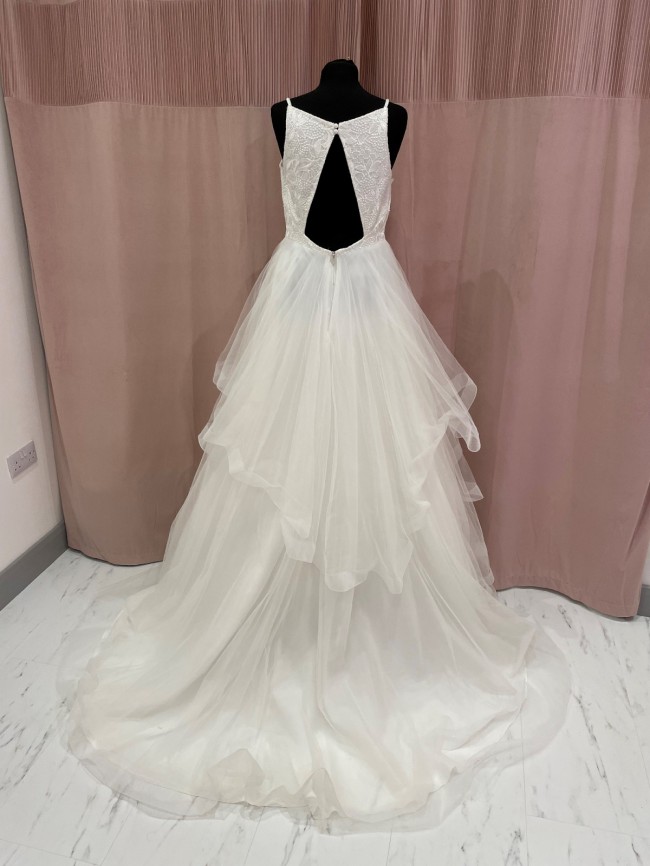 White One Sample Wedding Dress Save 90% - Stillwhite