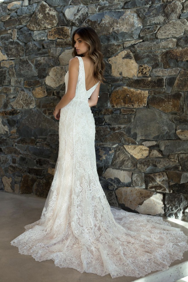Madi Lane, Raya New Wedding Dress Save 60% - Stillwhite