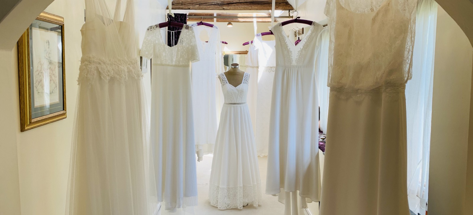 Elizabeth Ayers Bridalwear on Stillwhite
