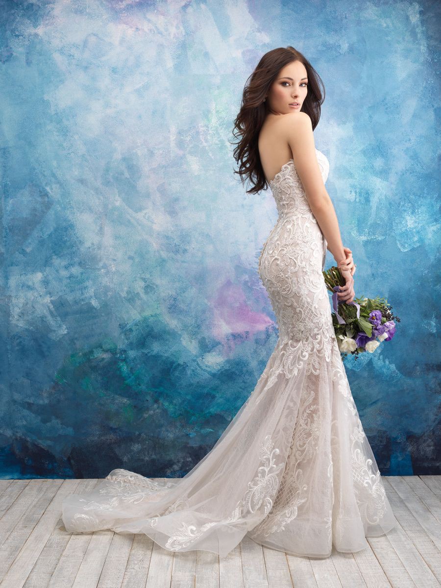 Allure Bridals, 9560 Sample Wedding Dress Save 50% - Stillwhite