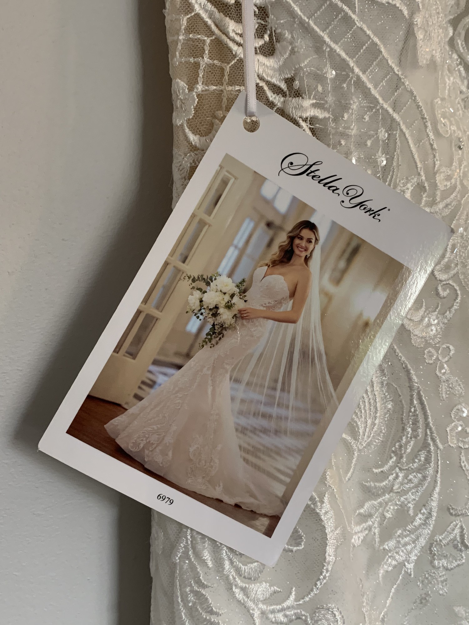 Stella York, 6979 Sample Wedding Dress - Stillwhite