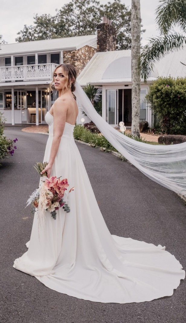 Grace Loves Lace Wedding Dress Save 75% - Stillwhite