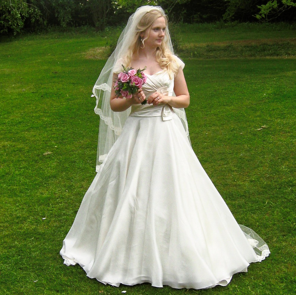 Sassi Holford Used Wedding Dress Save 69% - Stillwhite