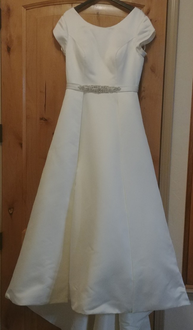 Venus Bridal This is a Venus Design, picked up now by Modest Br New ...