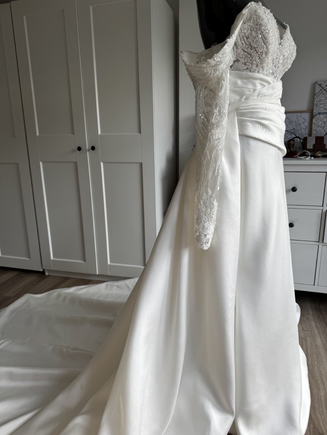 Eva Lendel New Wedding Dress Save 50% - Stillwhite
