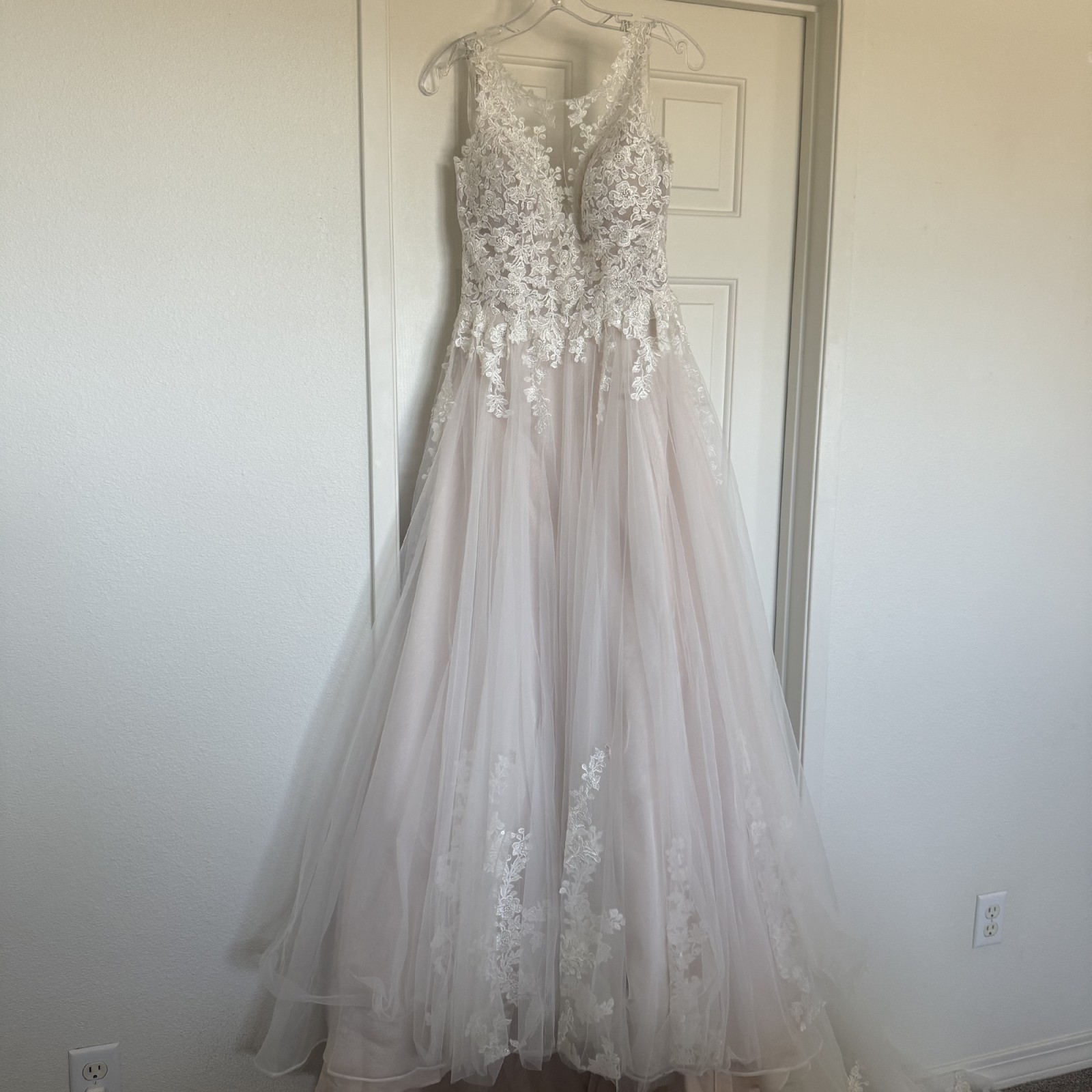 Essense of Australia, D2580 Wedding Dress Save 71% - Stillwhite