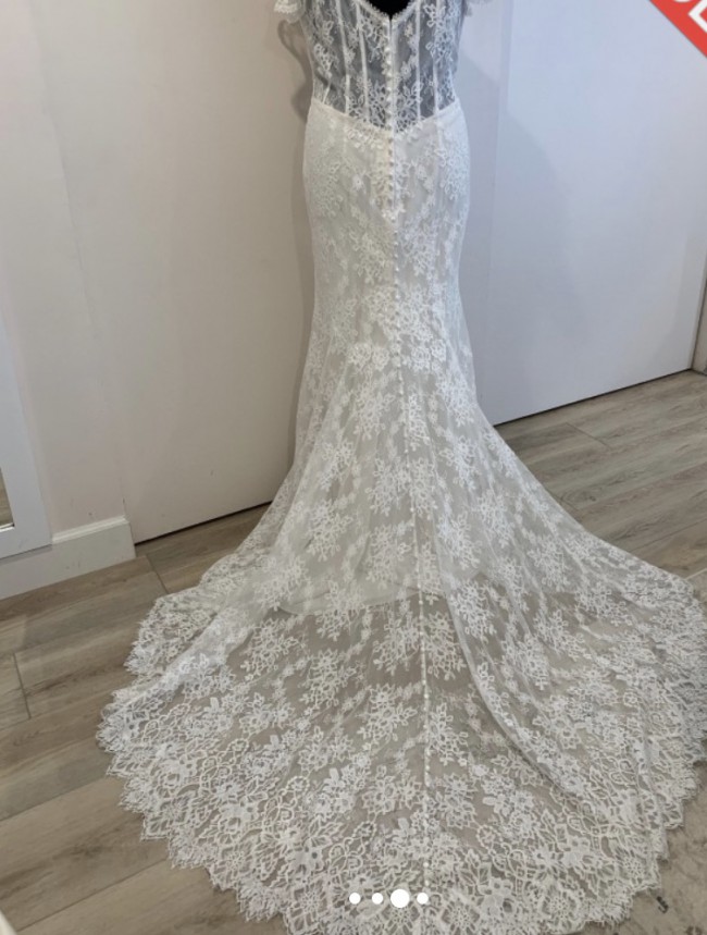 Allure Bridals 3202 Preowned Wedding Dress Save 63% - Stillwhite