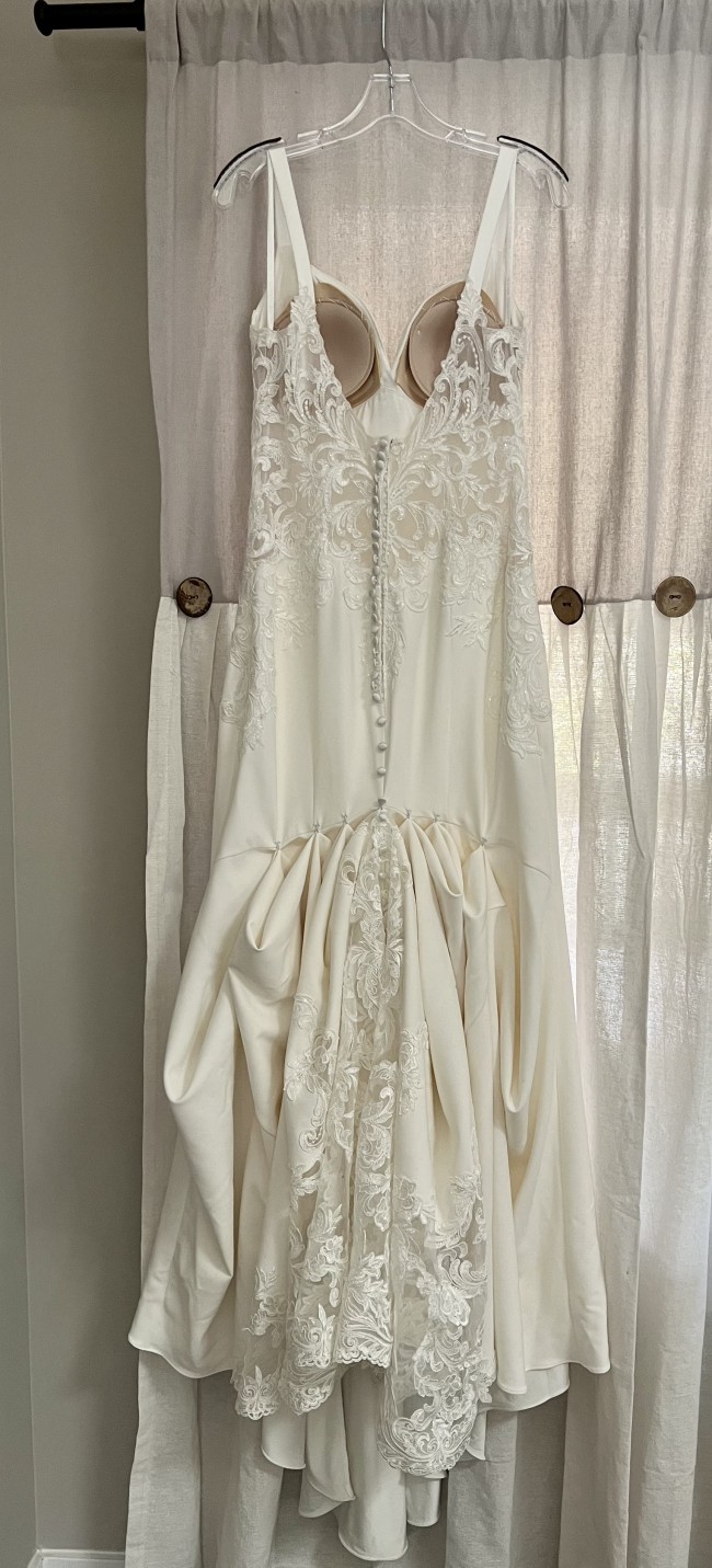 Allure Bridals 3304 New Wedding Dress Save 30% - Stillwhite