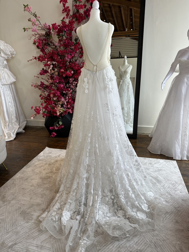 Neta Dover Flora Sample Wedding Dress Save 50% - Stillwhite