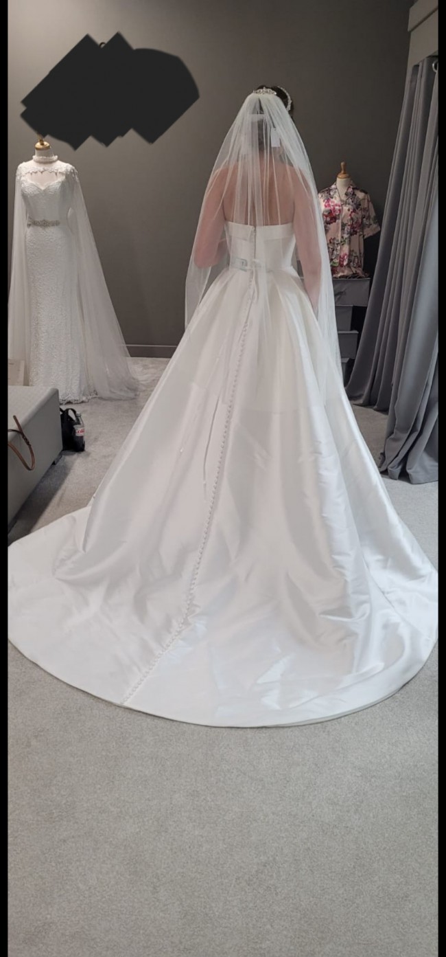 Anna Sorrano New Wedding Dress Save 50% - Stillwhite