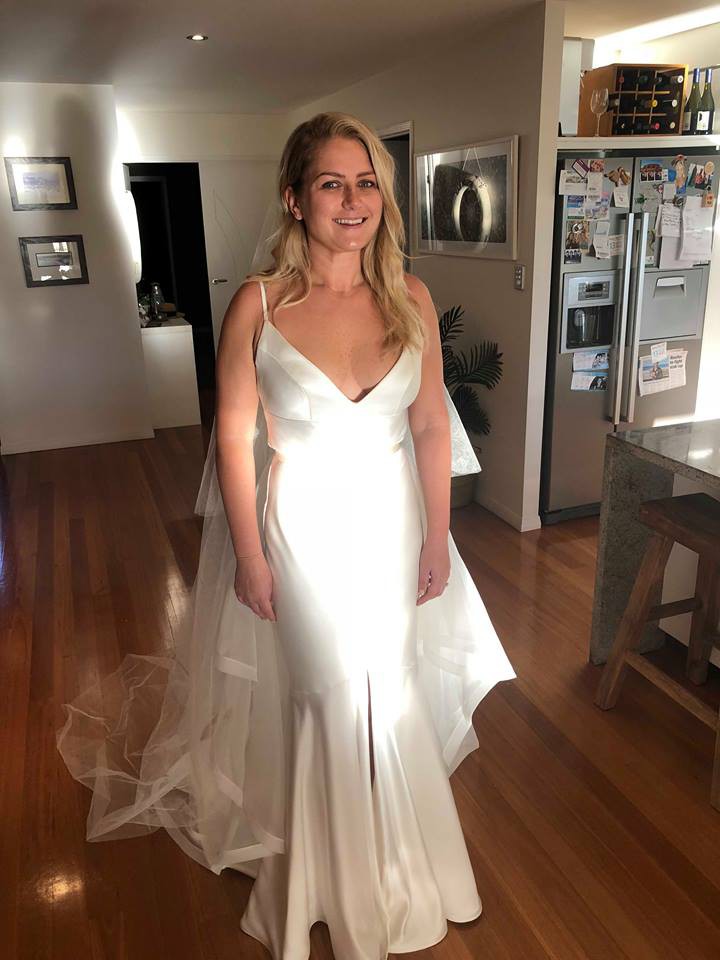 Karen Willis Holmes Emelia Used Wedding Dress Save 33% - Stillwhite