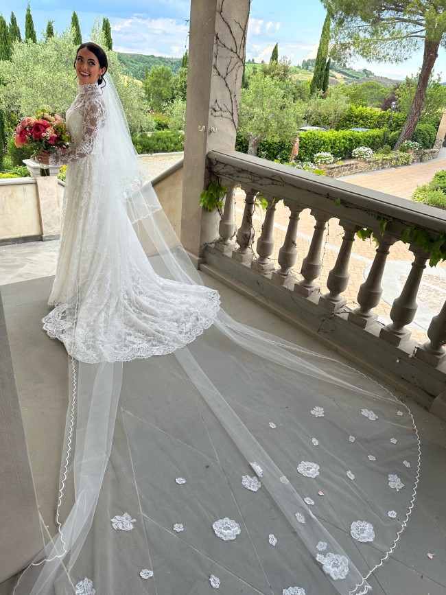 Carolina Herrera Wedding Dress Save 50% - Stillwhite