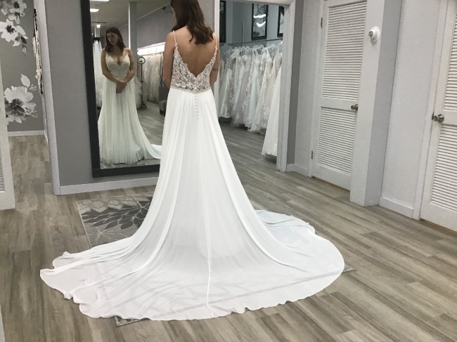Allure Romance, 3207 Sample Wedding Dress Save 77% - Stillwhite