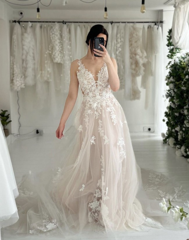 Elysee By Enzoani Ines Sample Wedding Dress Save 40% - Stillwhite