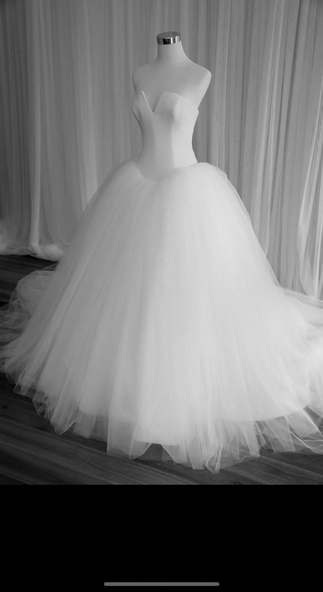 Vera Wang Fernanda Gown Wedding Dress Save 42% - Stillwhite