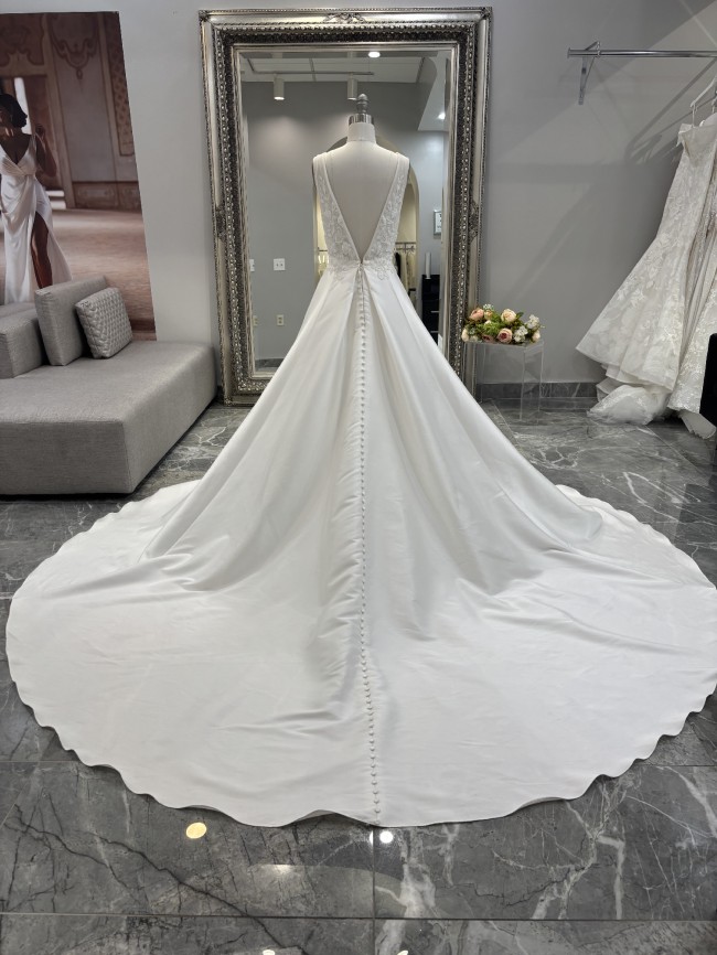 Essense of Australia Sample Wedding Dress Save 50% - Stillwhite