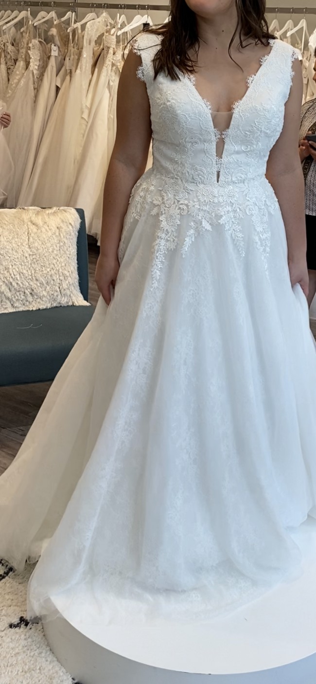 Loré White New Wedding Dress Save 57% - Stillwhite