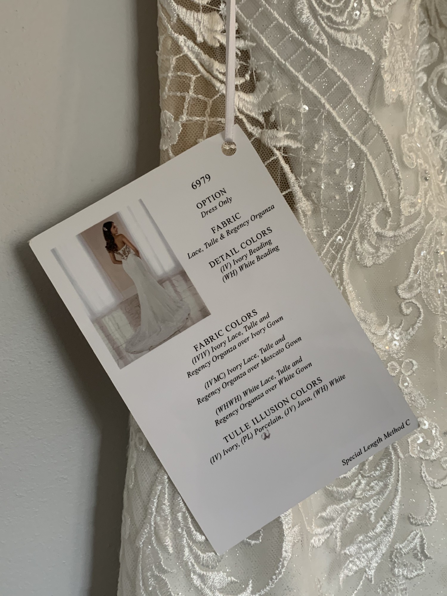 Stella York, 6979 Sample Wedding Dress - Stillwhite