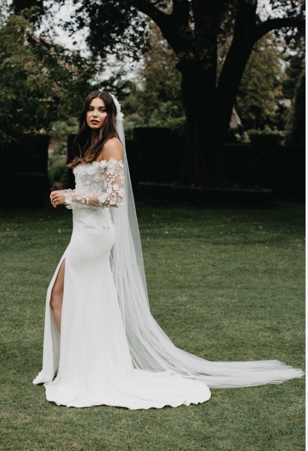 Suzanne Neville, Eden New Wedding Dress Save 77% - Stillwhite