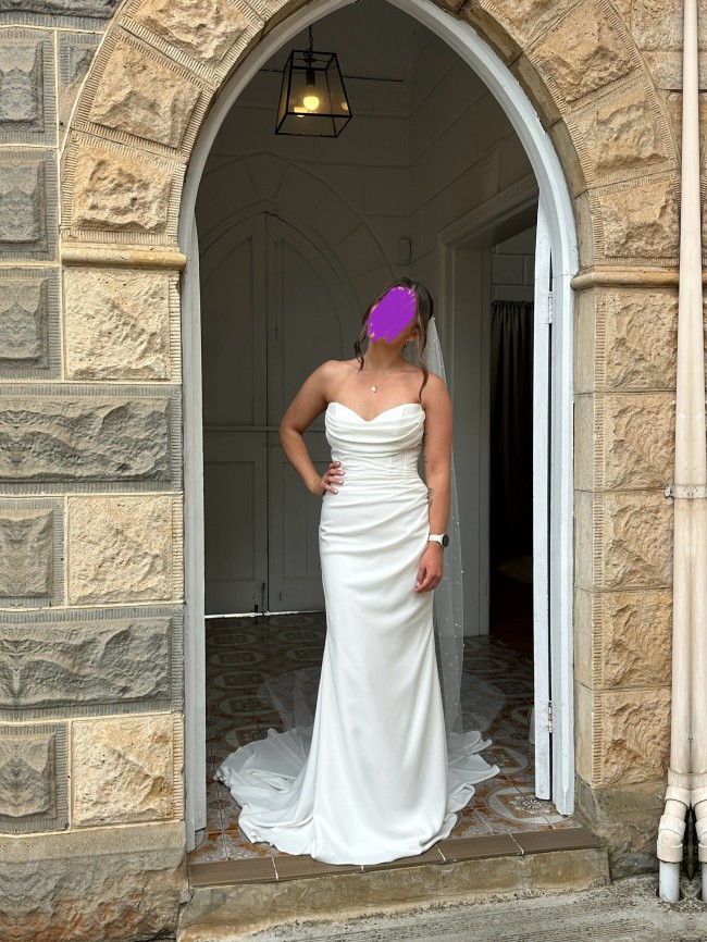 Jean Fox Bridal, Hot Summer Night New Wedding Dress Save 35% - Stillwhite
