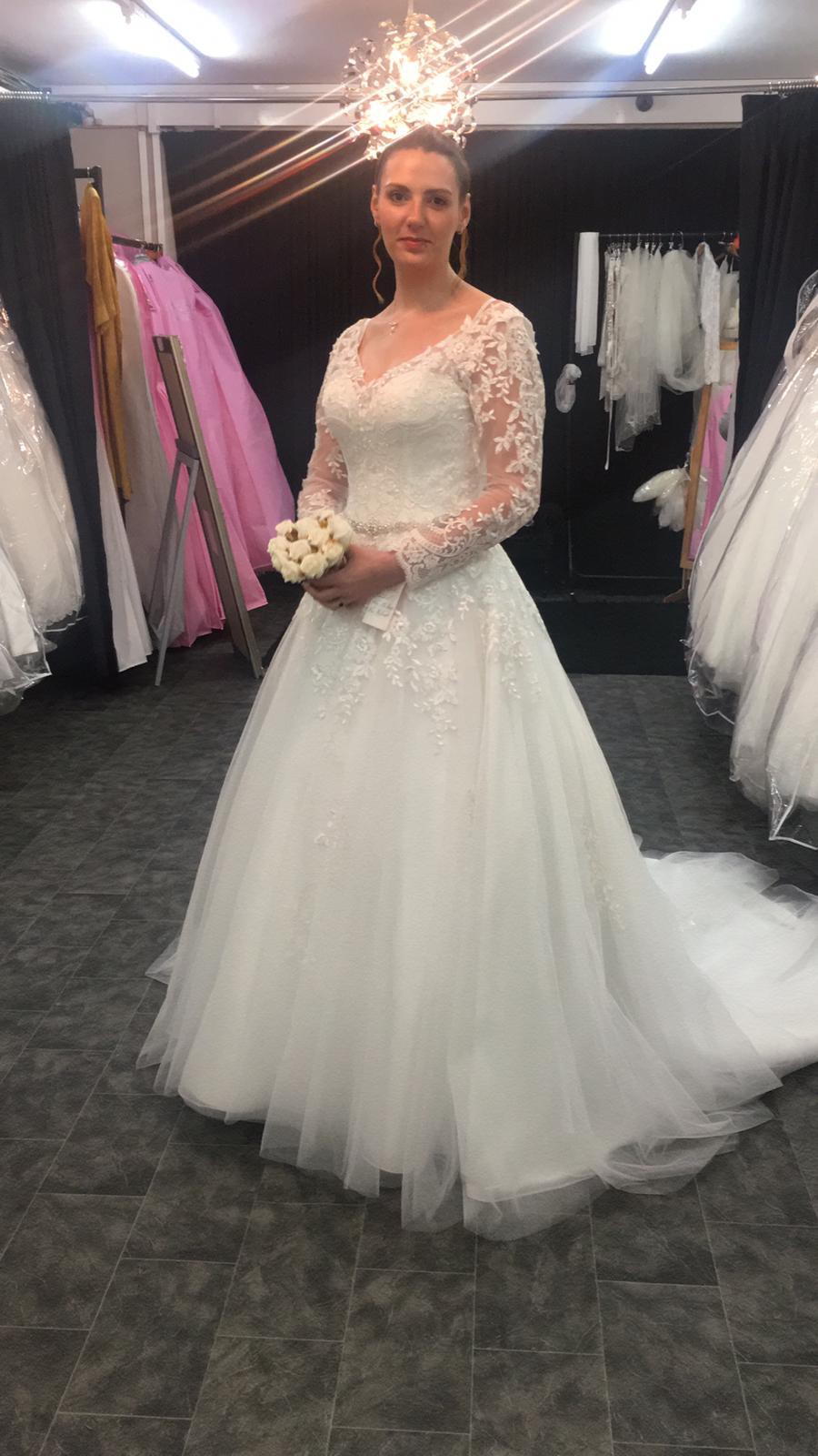 Jessica Grace Sydney (New) New Wedding Dress Save 34% - Stillwhite