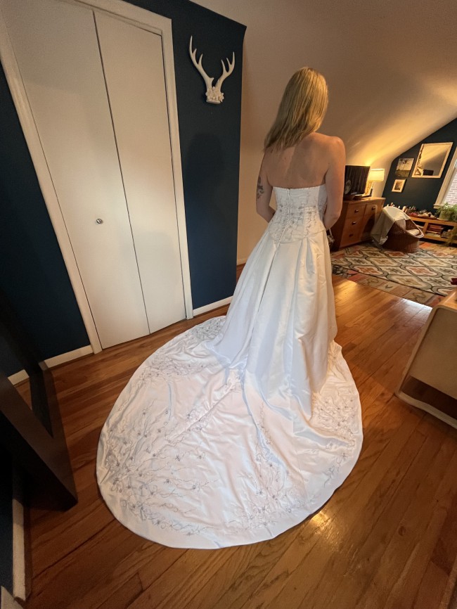 Lotus Orient Corp New Wedding Dress Save 50% - Stillwhite