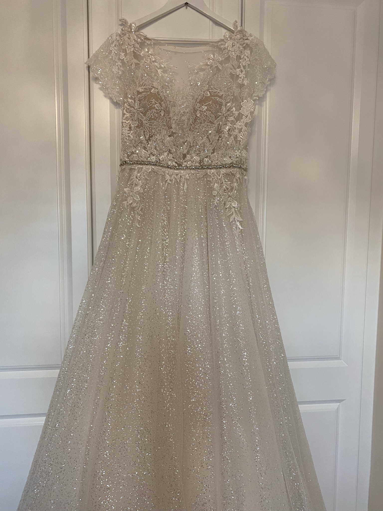 Muse By Berta Aurora Sample Wedding Dress Save 88% - Stillwhite