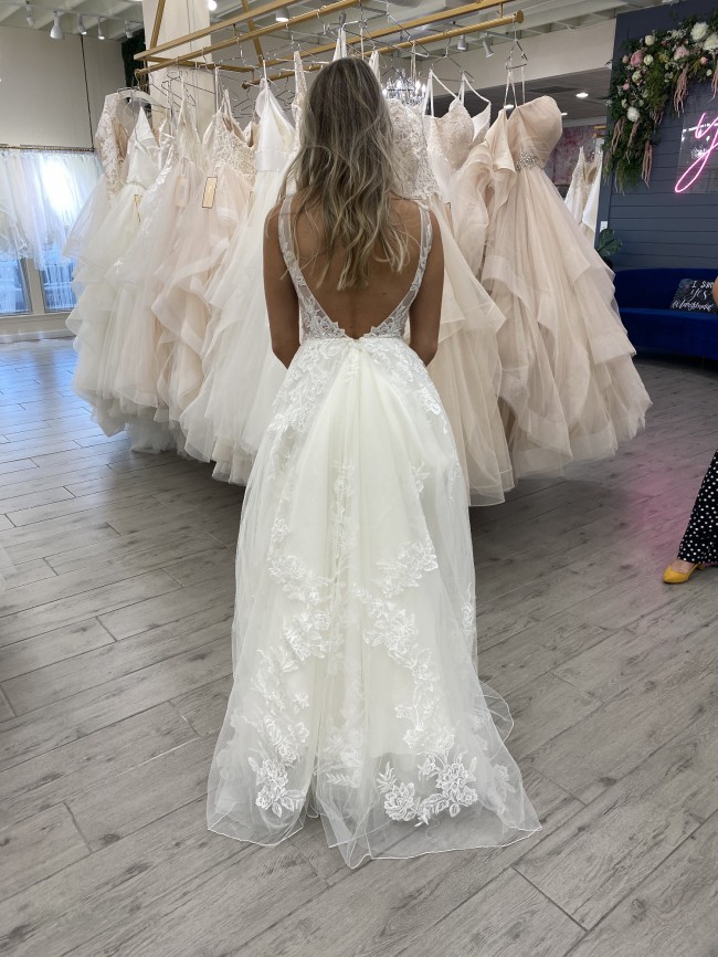 Lillian West New Wedding Dress Save 33% - Stillwhite